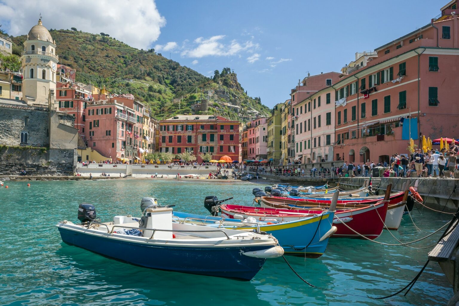 Tuscany in June 2026: Hill Towns, Wine Roads & How to Beat the Crowds